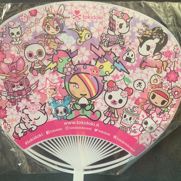 tokidoki | Other | 222 Comicon Exclusive Tokidoki Fan | Poshmark